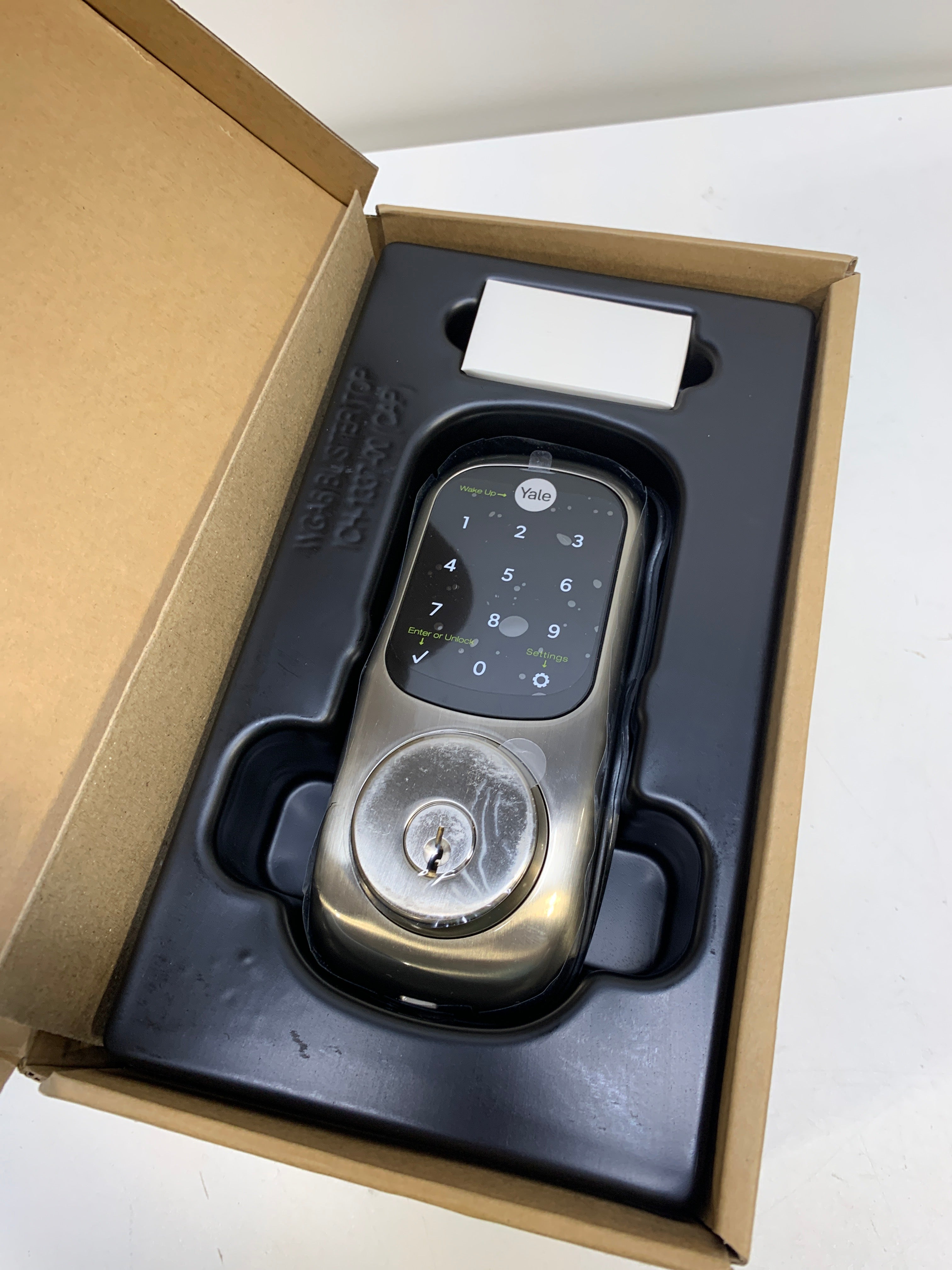 Yale Real Living Yale Assure Lock Touchscreen Keypad Door Lock with St ...